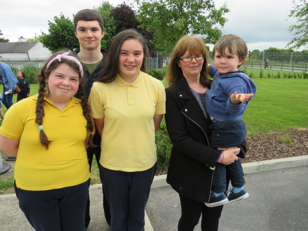 In Pictures: Ballylinan primary school principal retires after 29 years ...