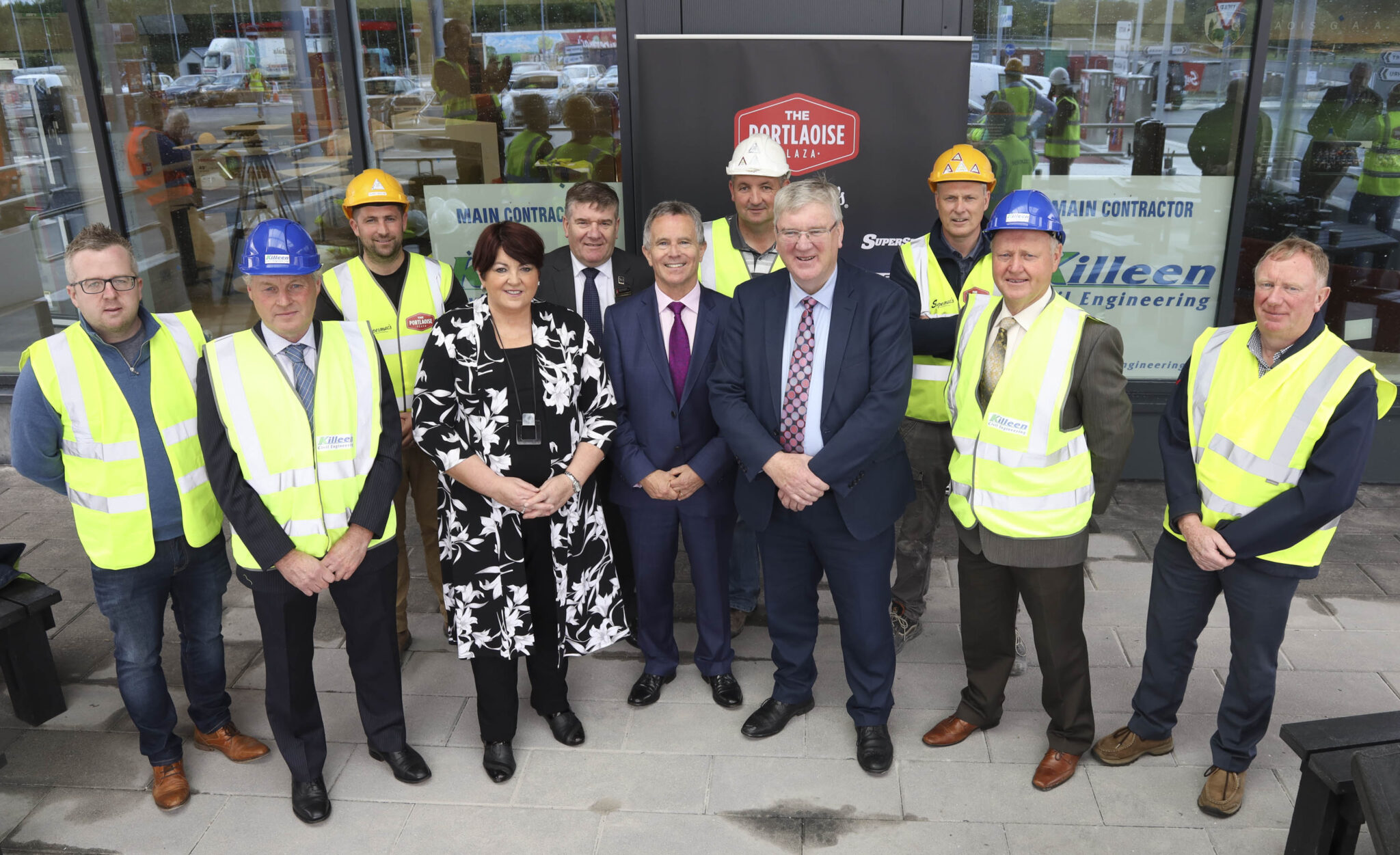 In Pictures: Junior Minister Fleming welcomes new Supermacs at ...