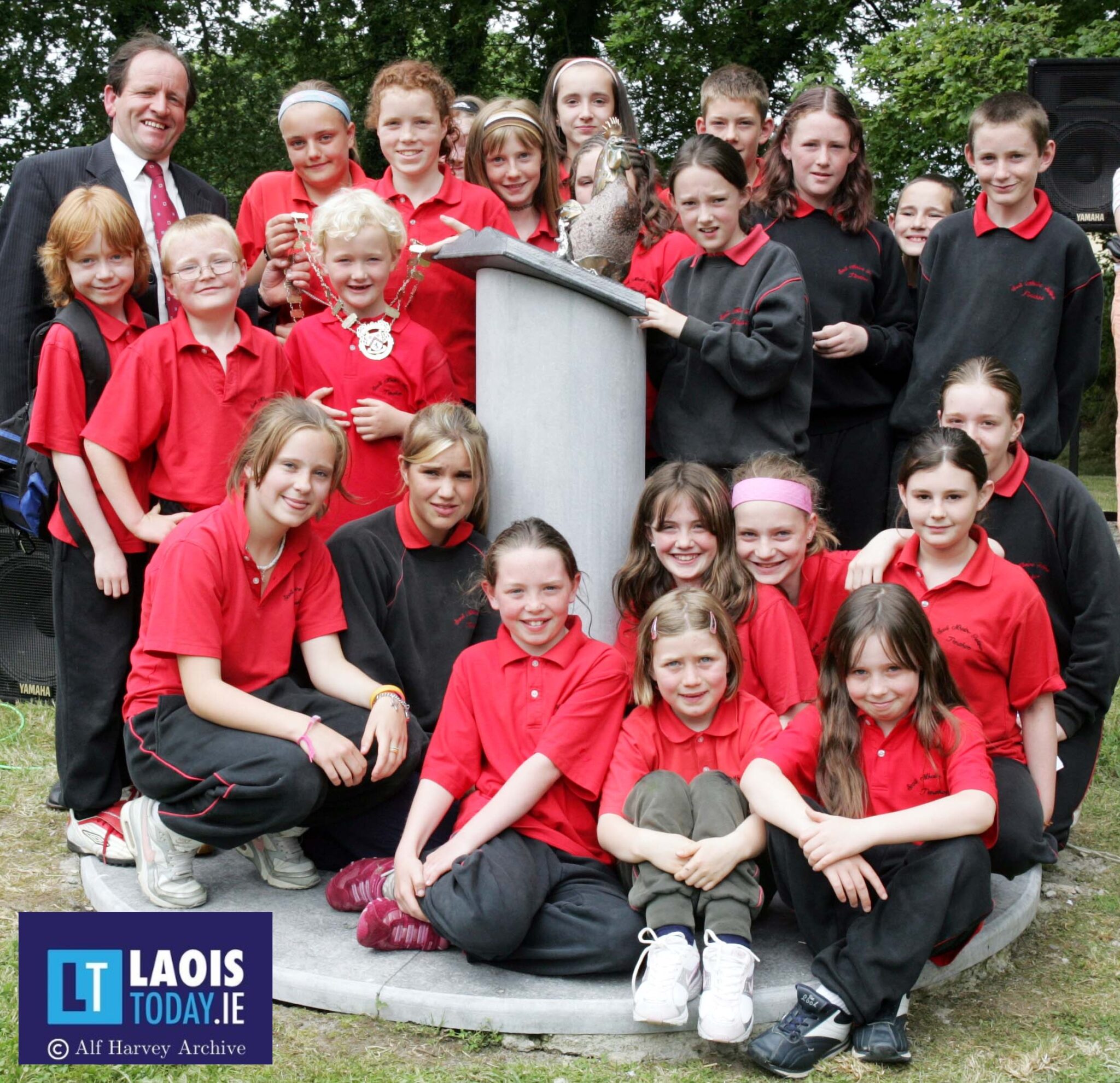 Moment in Time: Timahoe schoolchildren unveil sculpture at Round Tower ...